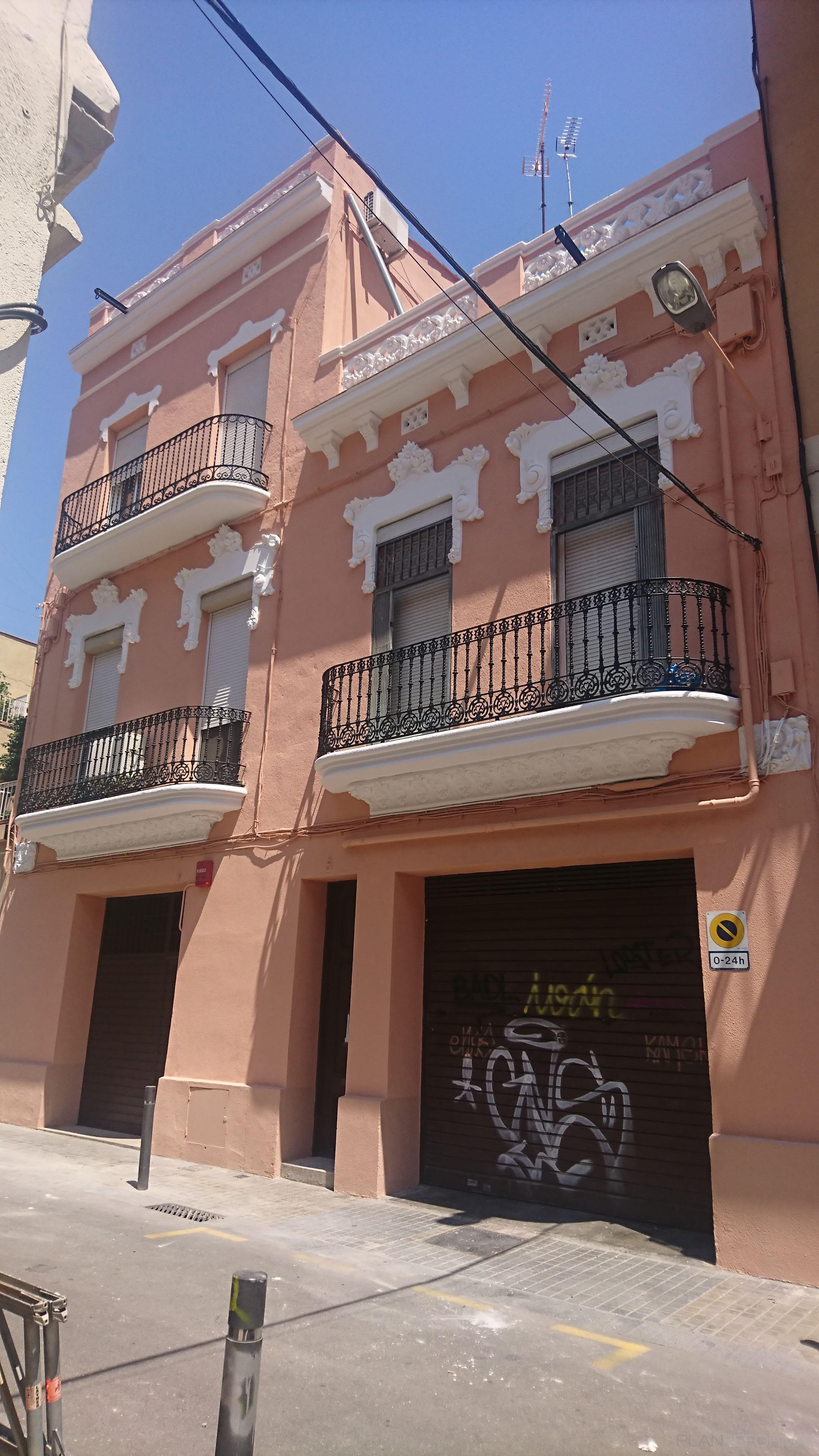 Vestibulo, Exterior Estilo clasico Color rosa, marron, blanco