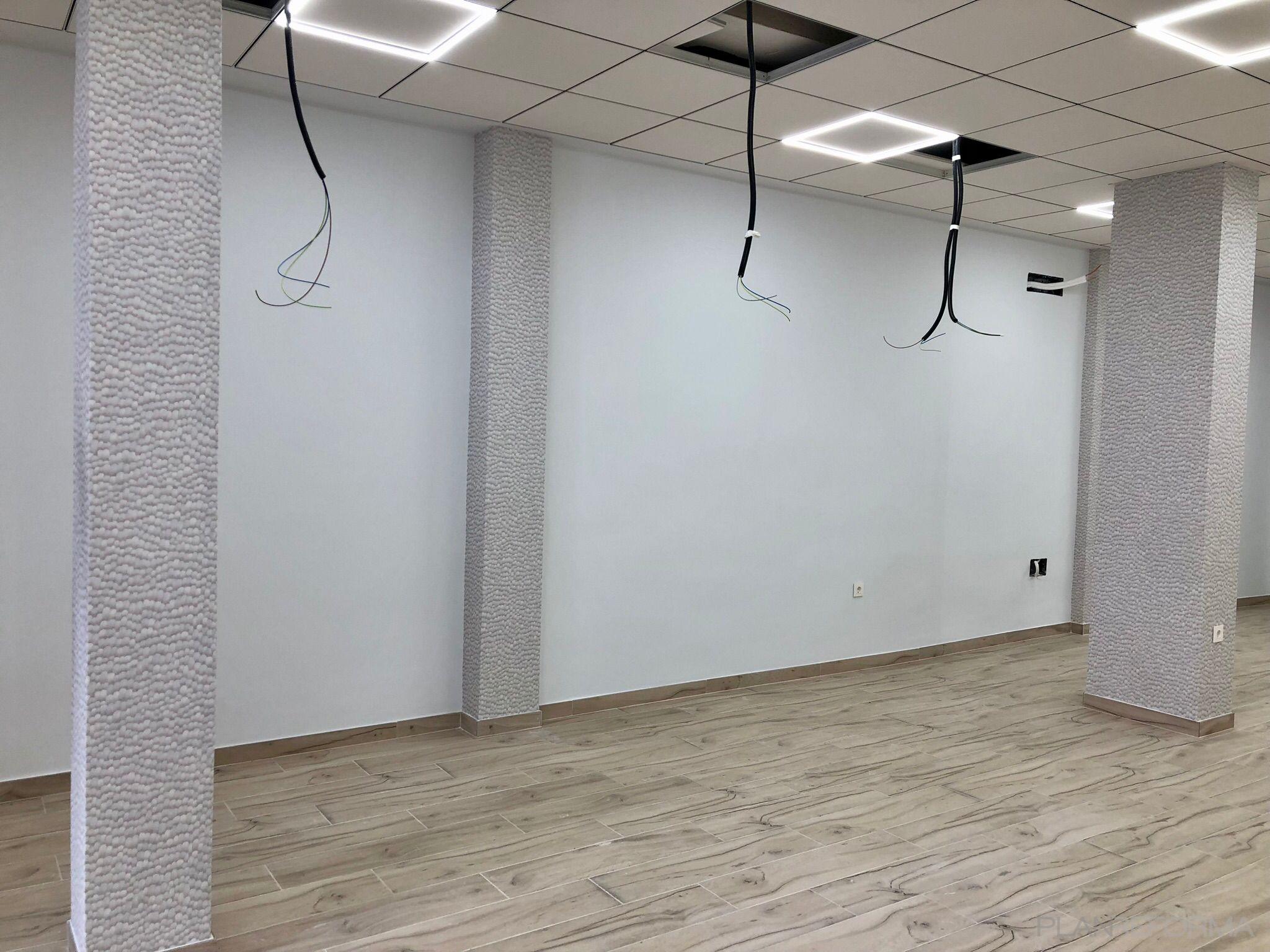 Estudio Estilo clasico Color blanco, plateado