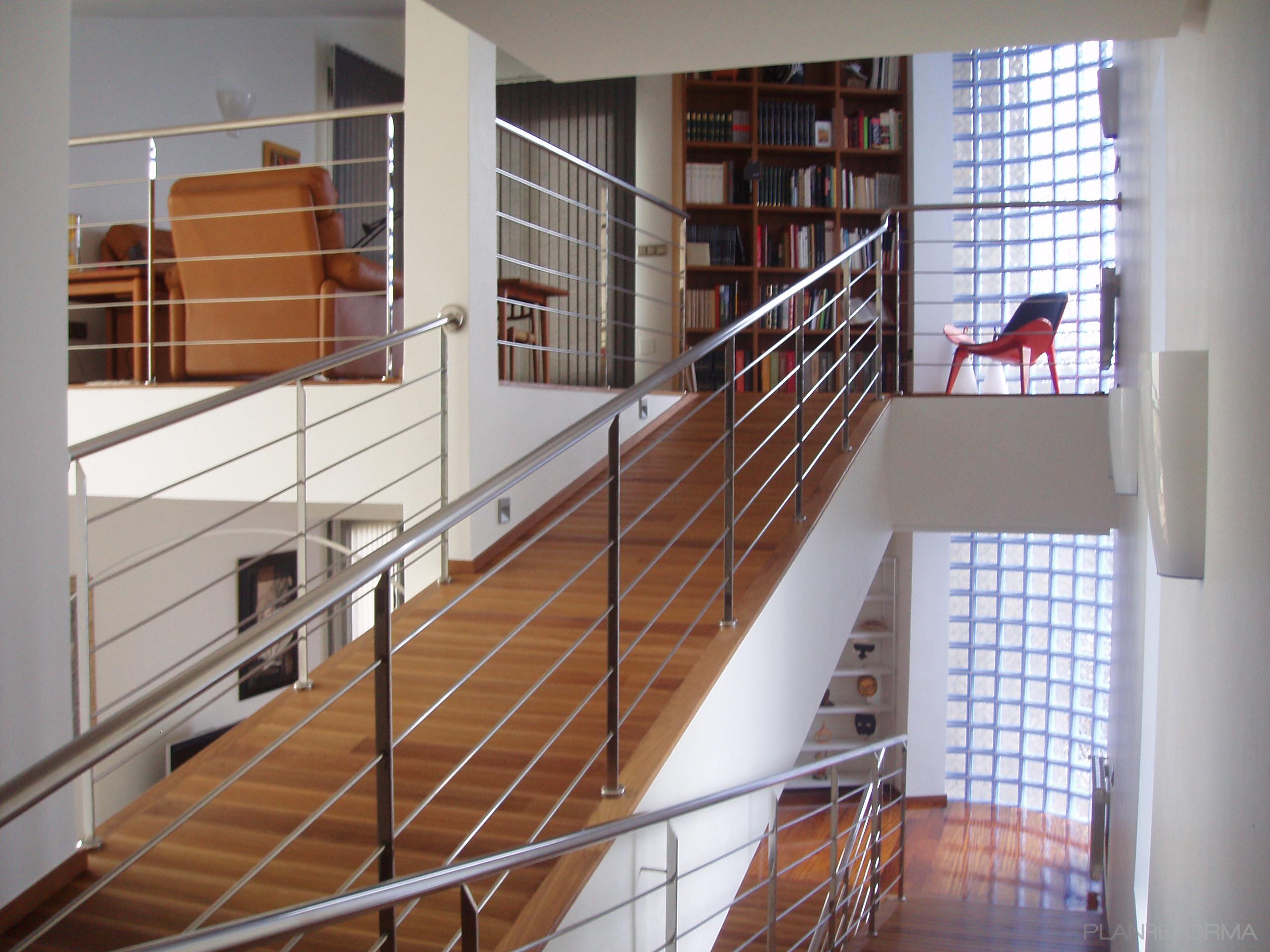 Salon, Escalera, Loft Estilo vanguardista Color azul, marron, blanco