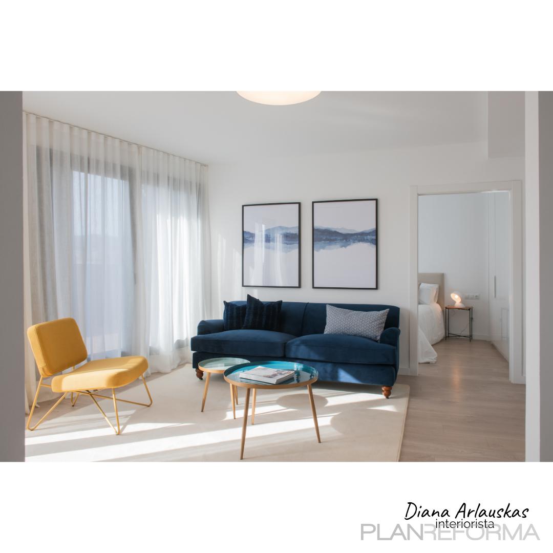 Sala de la TV, Salon Estilo mediterraneo Color ocre, azul, beige