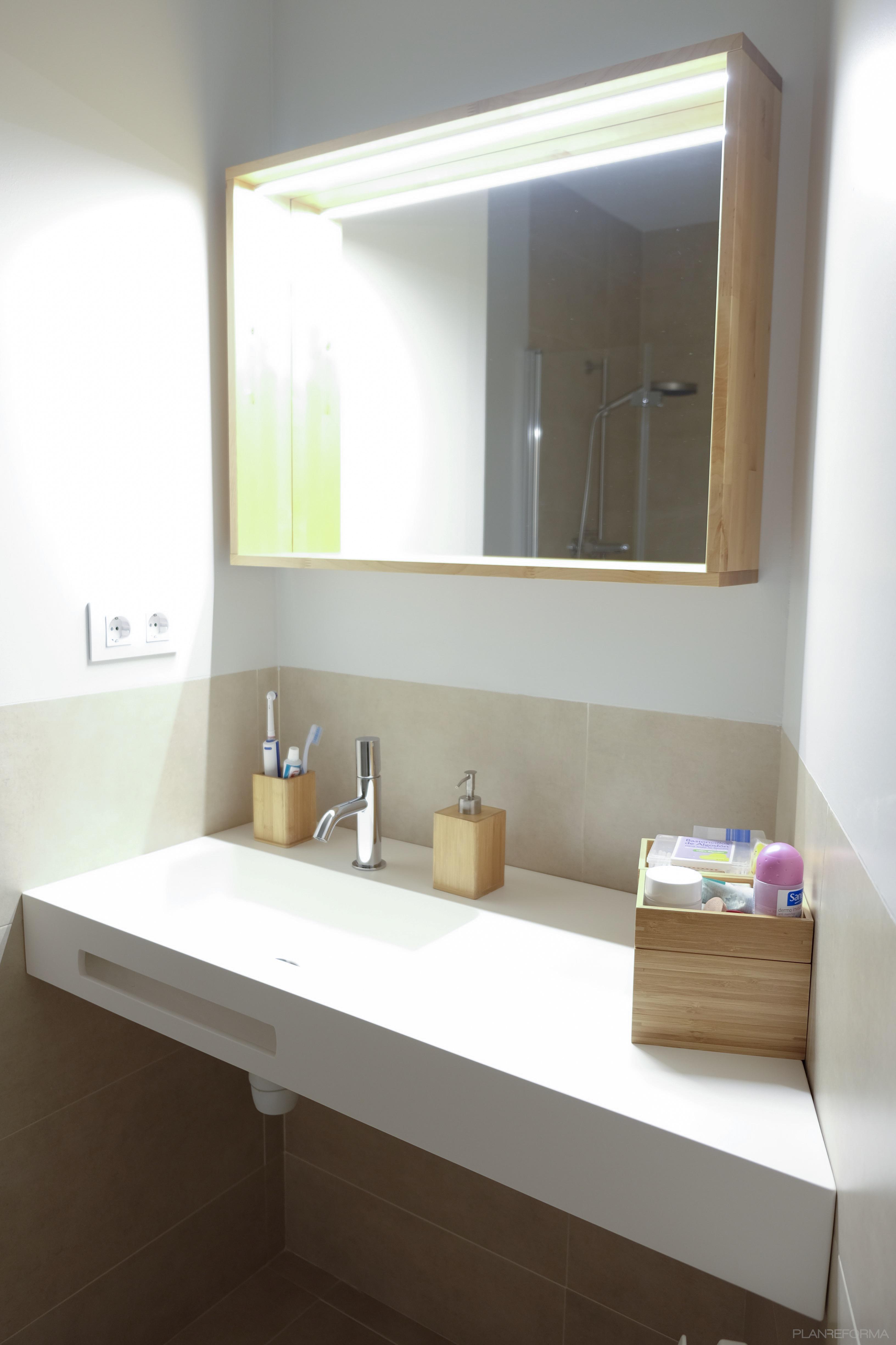 Baño Estilo mediterraneo Color beige, blanco