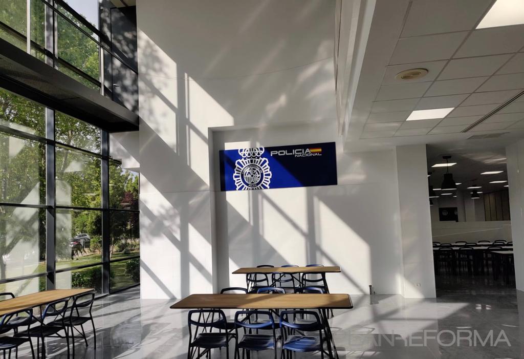 Vestibulo, Oficina, Cafeteria Estilo moderno Color azul oscuro, blanco ...