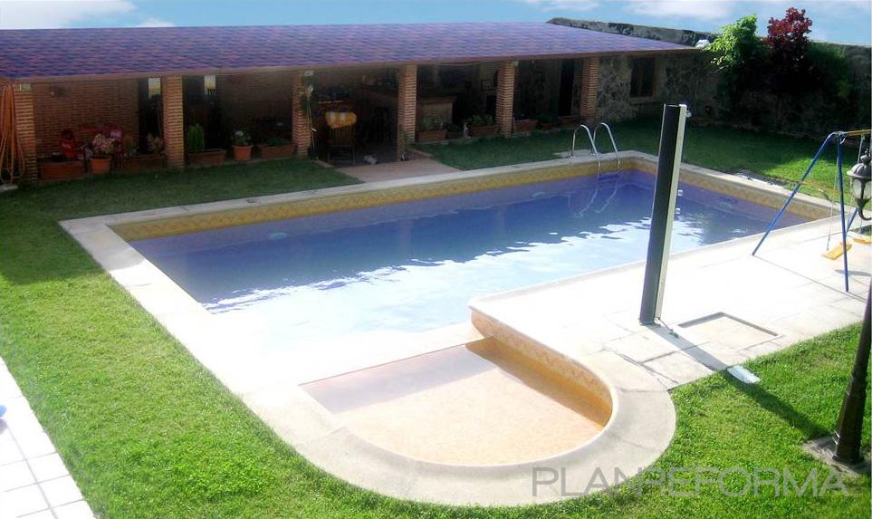 Piscina Estilo tradicional Color turquesa