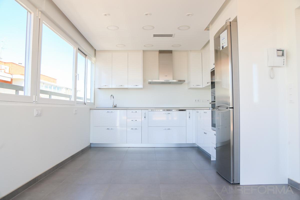 Cocina Estilo moderno Color plateado