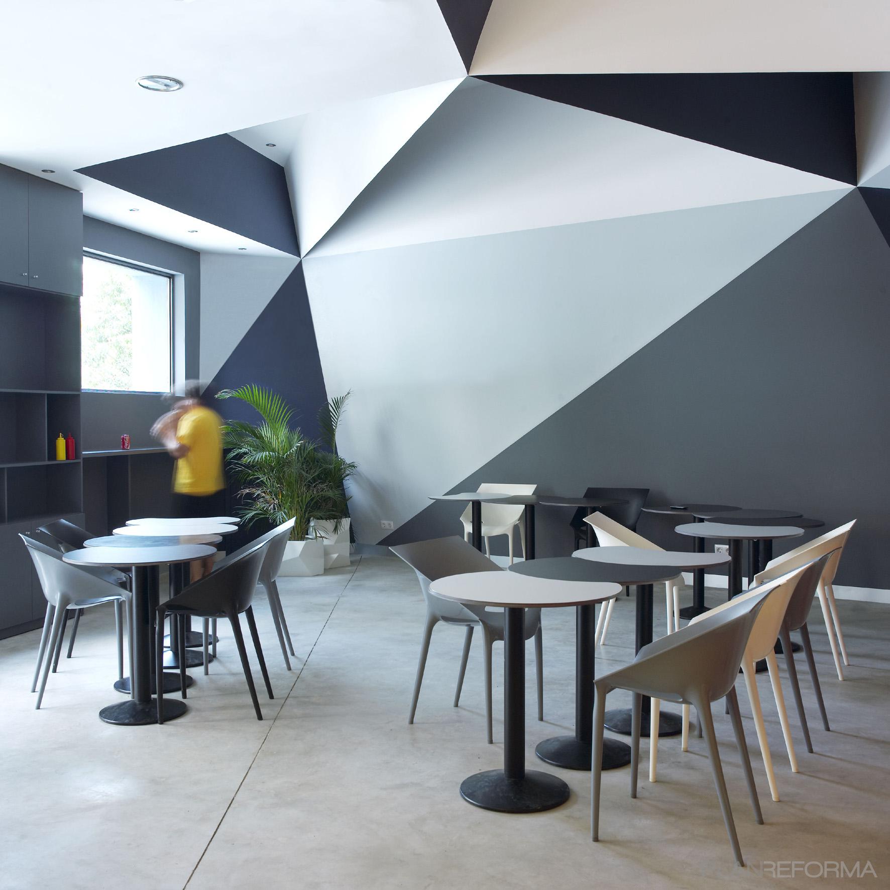 Cafeteria style contemporaneo color ocre, blanco, gris, gris