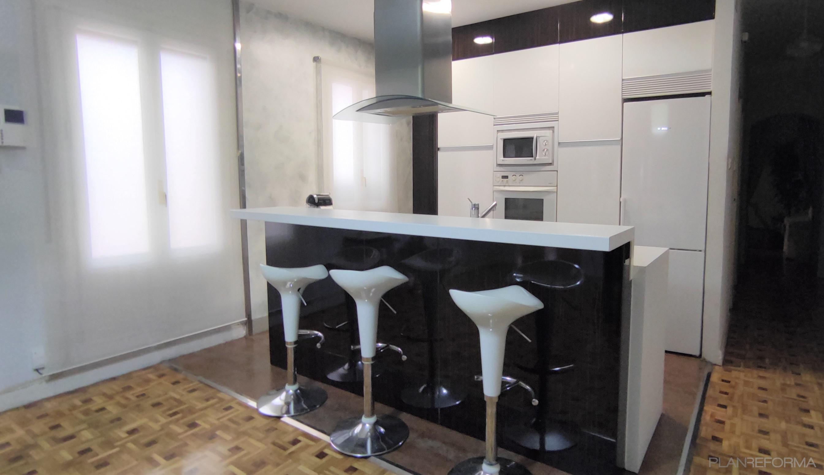 Cocina Estilo moderno Color rojo, rosa, gris