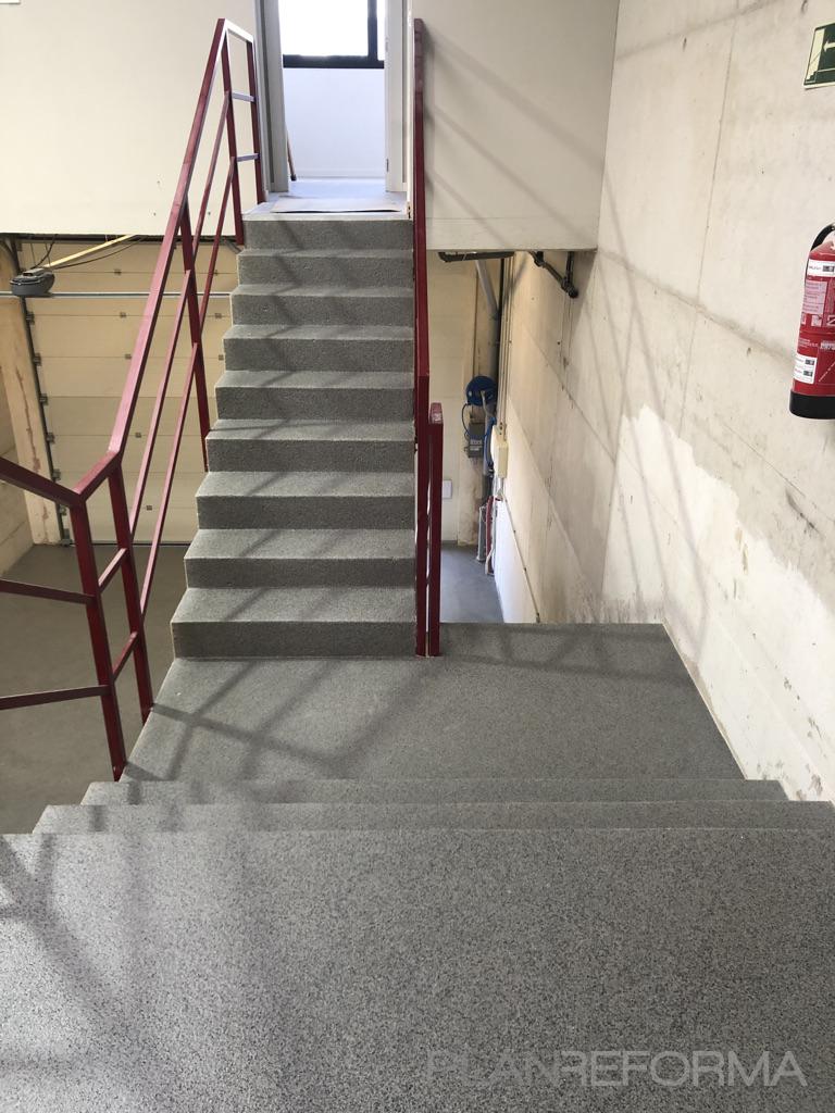 Escalera Estilo clasico Color gris